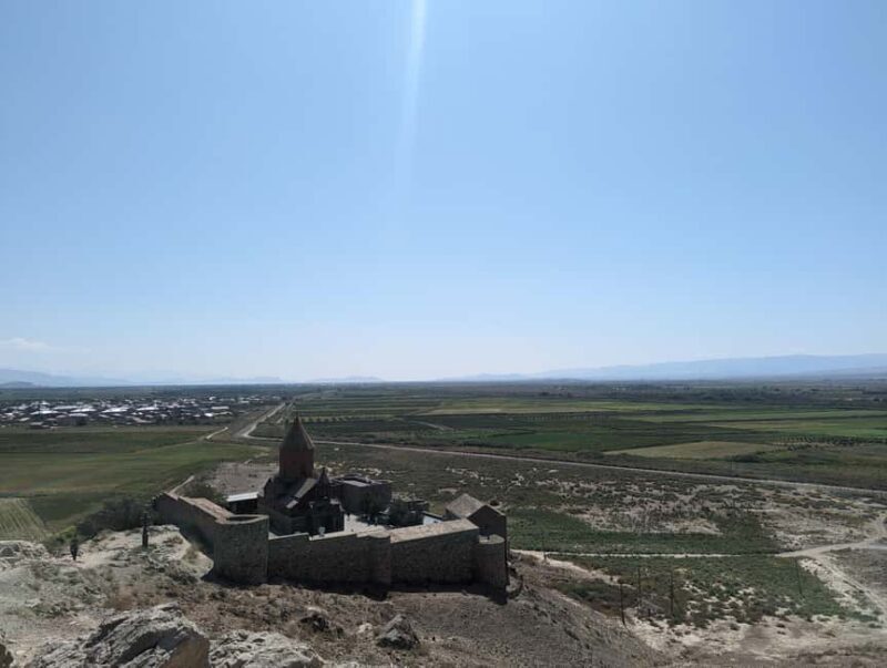 Enlightened Armenia: Echmiadzin, Khor Virap, Noravank, Areni - Key Points