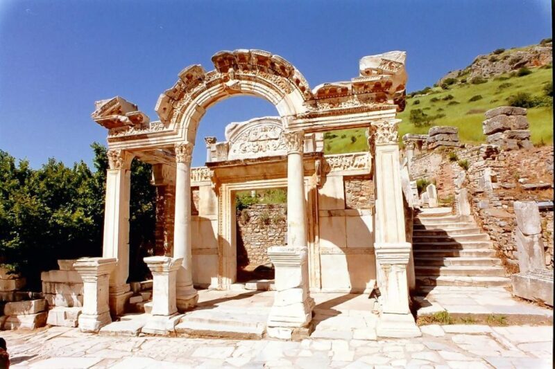 Ephesus: House of Virgin Marry & Artemis w Lunch & Ticket - An In-Depth Look at the Ephesus & Virgin Mary Tour
