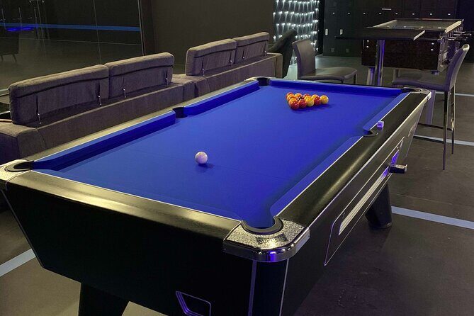 Epic 60 Minute Free-Roam Virtual Reality Experience at Navrtar - FAQ