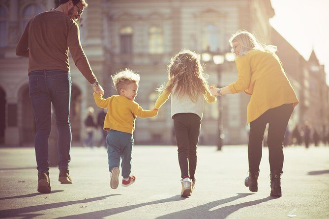 Epic Ottawa Bar Crawl: By Lets Roam - Exploring the Ottawa Bar Crawl with Lets Roam