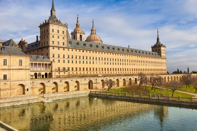 Escorial & Valley and Segovia from Madrid - FAQ