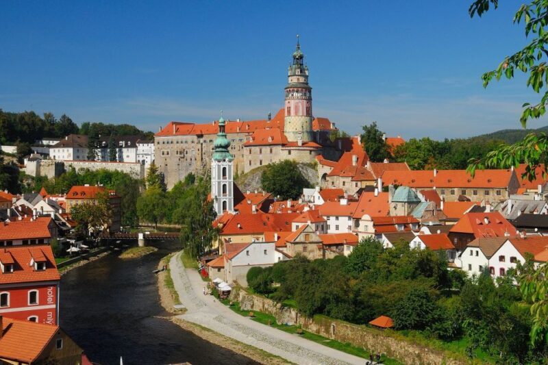eský Krumlov - FULL DAY TRIP WITH LIVE GUIDE - Discovering Cesky Krumlov: A Beautiful Czech Town
