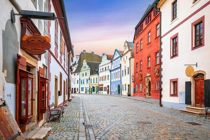 eský Krumlov & Holaovice UNESCO Village Small Group Day Tour - Who Is This Tour Best For?
