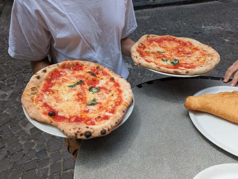 Esoteric Naples: Secrets, Ghosts & Street Food Tour - Food and Drink: A Street Food Feast