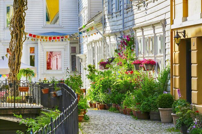 Essential Bergen: 2-Hour Private Guided Walking Tour - The Itinerary: What to Expect on Your Bergen Walk