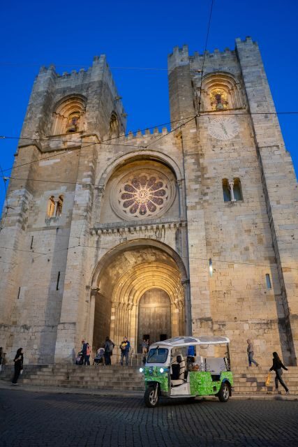 Essential Tour of Old Lisbon in 2H00 : Private Tuk-Tuk Tour - Why Choose This Tour?