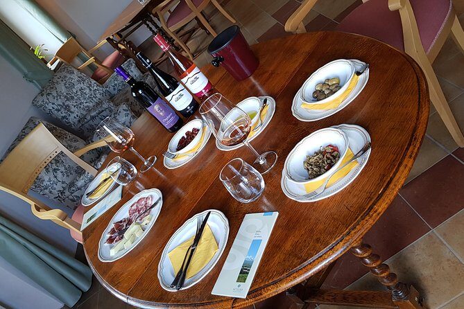 Etna DOC & Organic Wine tasting and tour of the 1815 historic winery - Exploring the Etna DOC & Organic Wine Tour at the Historic 1815 Winery