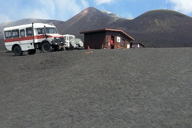 ETNA NORTH BASIC TOUR 2.000 mt - The Guides: Knowledgeable and Engaging