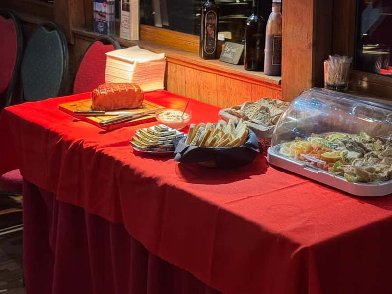 Evening cruise through Prague with 3-course served menu - The Experience in Detail