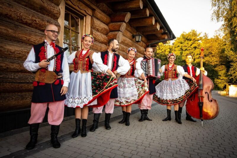 Evening Folk Show, singing, dancing and delicious food! - Who Should Consider This Tour?