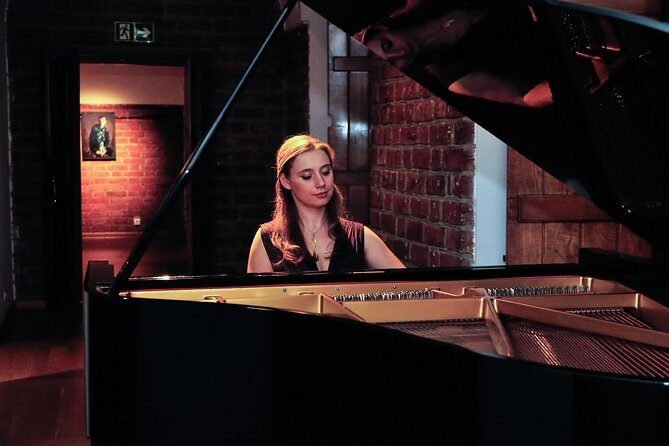 Everyday concerts of Chopin's music at the Old Town in Warsaw - Key Points