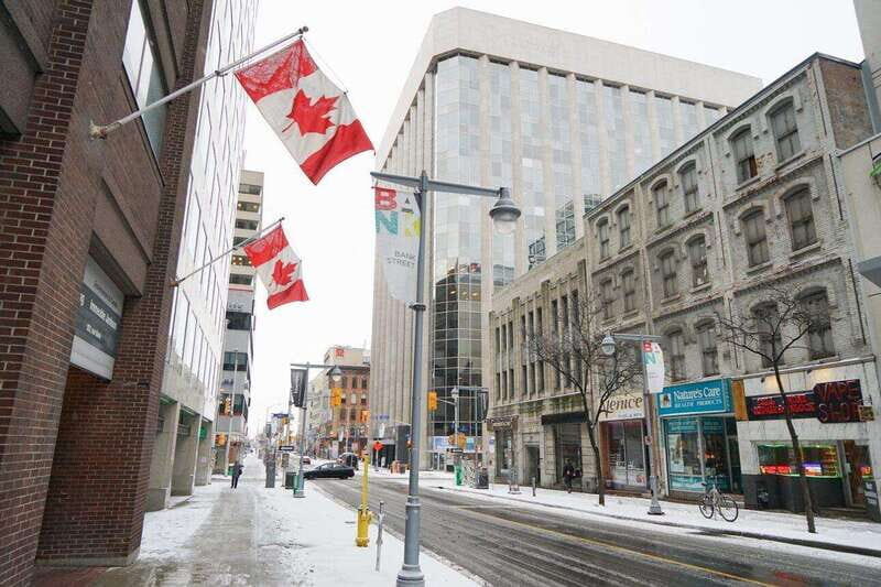 Exceptional Walking Christmas Tour in Magical Ottawa - Meeting at the Rideau Canal: The Heart of the Festive Walk