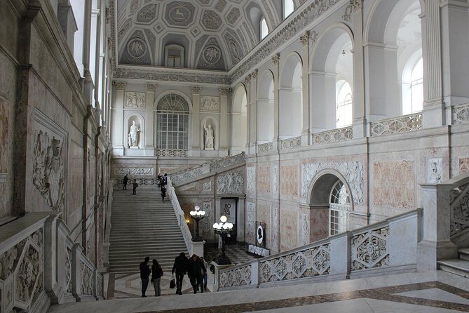 Exciting private tour of the Royal Palace and Bourbon Gallery - FAQs