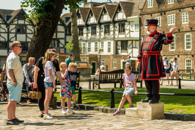 Exclusive Beefeater Meet & Greet at the Tower of London - What Exactly Is the Experience?