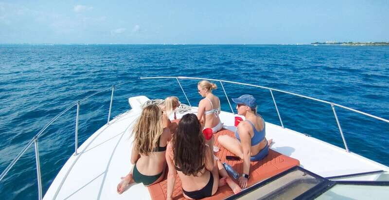 Exclusive Isla Mujeres and Cancun Private Yacht Tour - Food and Drinks: Open Bar & Snacks