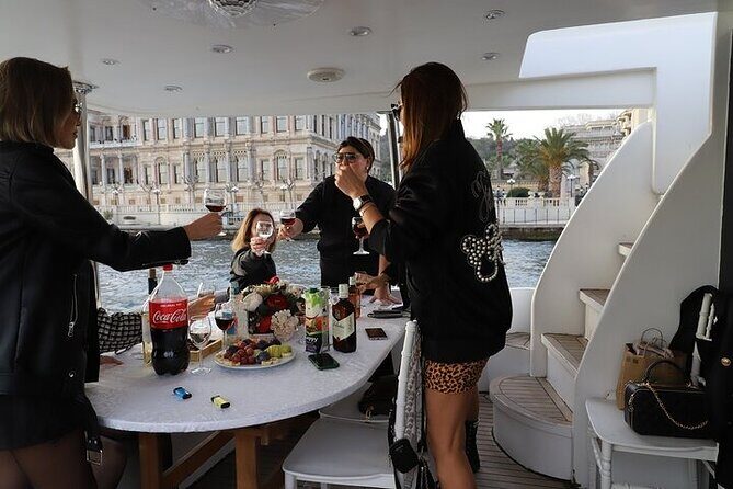 Exclusive Luxury Yacht Bosphorus Sightseeing Cruise in Istanbul - An In-Depth Look at the Bosphorus Luxury Yacht Tour