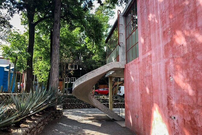 EXCLUSIVE TOUR Frida Kahlo-Diego Rivera Studio House small groups - Unpacking the Experience: What to Expect  