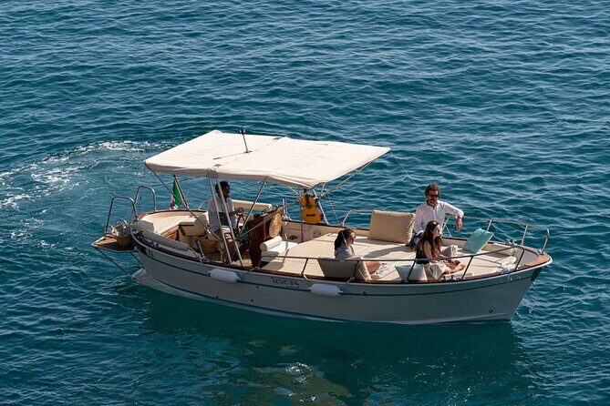 Exclusive tour with typical Gozzo - Key Points  