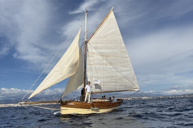 Exclusive walk through the best coves of the Bay of Palma - Exploring Mallorca’s Best Covest with Stewart’s Secret