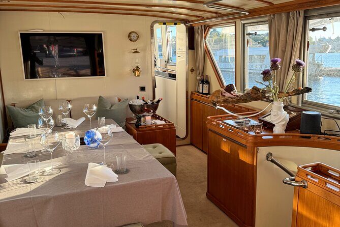 Exclusive Yacht Tour of Stockholm: sunset, dinner, lunch, cruise - Who Will Enjoy This Experience?