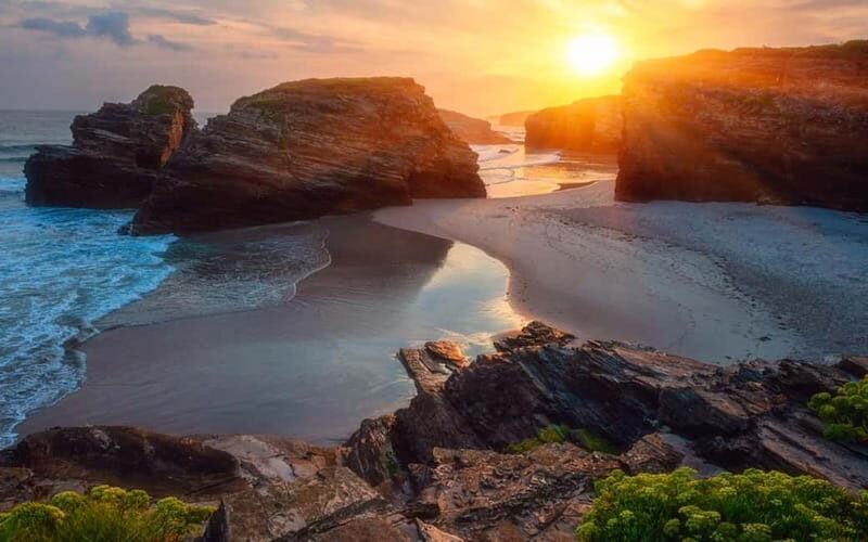 Excursion to Playa de las Catedrales, Ribadeo, and Tapia de Casariego - Who Should Consider This Tour?