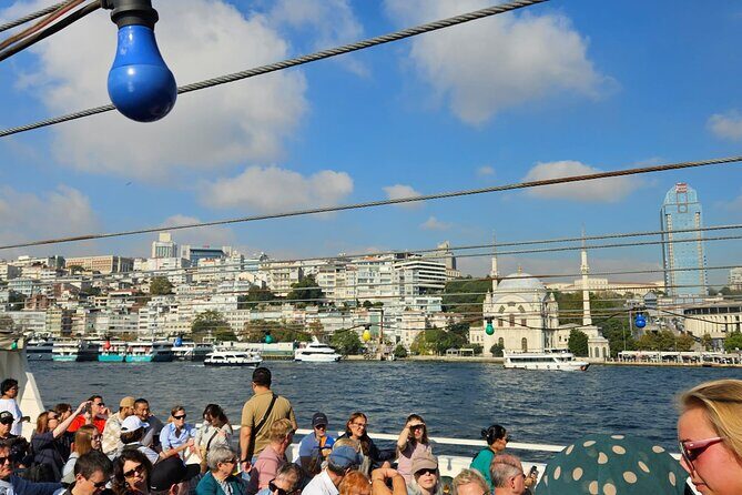 Experience Istanbul: Scenic Bosphorus Cruise with Delicious Lunch - Key Points