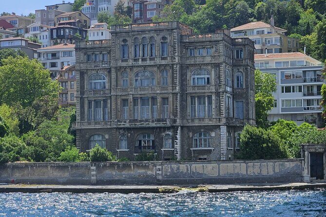 Experience Istanbul: Scenic Bosphorus Cruise with Delicious Lunch - Authenticity and Tips from Past Travelers