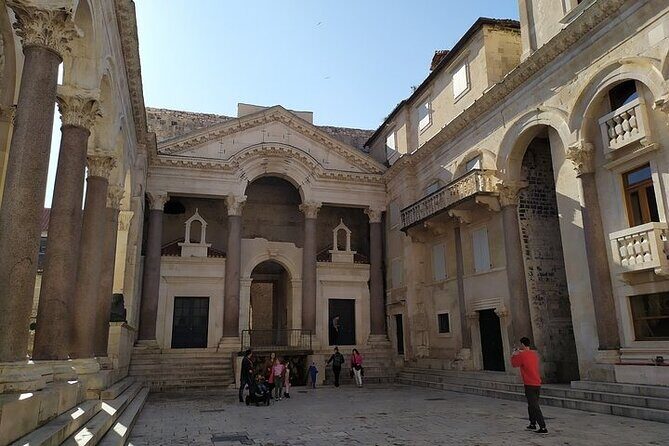 Experience Split With Local Professional Historian - Small Group - FAQ