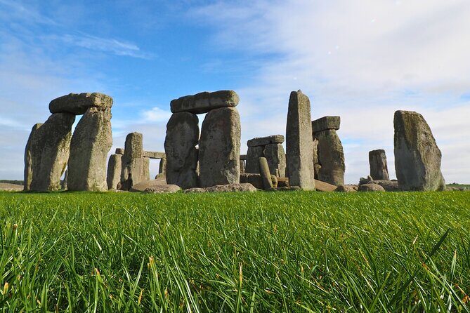 Expert Archaeologist - Private Stonehenge, Bath and Avebury Tour - Key Points