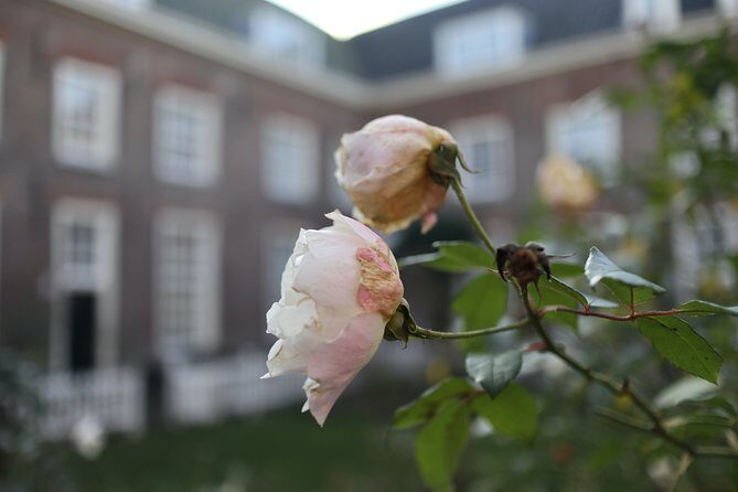 Explore hidden streets with friends - Private Tour - Final Thoughts: Is It Worth It?