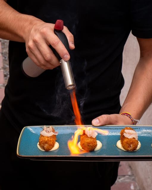 Explore Marbella Old Town: Authentic Tapas Food Tour - The Walking and Sightseeing Component