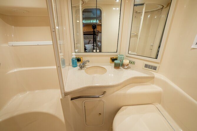 Explore Miami on a beautiful 45' Yacht - Who Should Consider This Yacht Tour?  