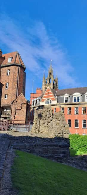 Explore Newcastle: 2 hour City Tours in Italian or English - Exploring Newcastle: A 2-Hour City Tour That Packs a Punch