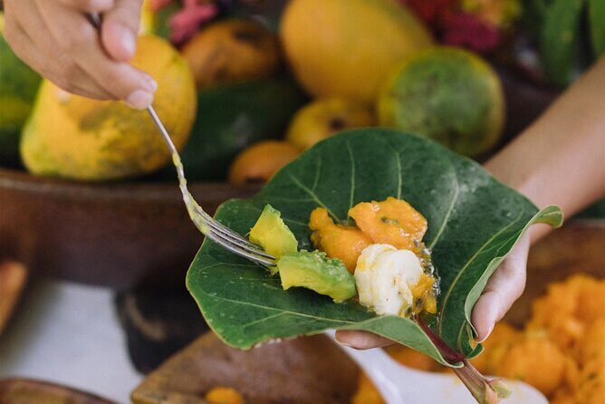 Explore old-fashioned Polynesian life and prepare a local meal - Key Points