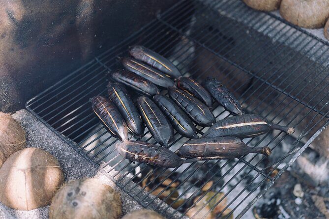 Explore old-fashioned Polynesian life and prepare a local meal - FAQs