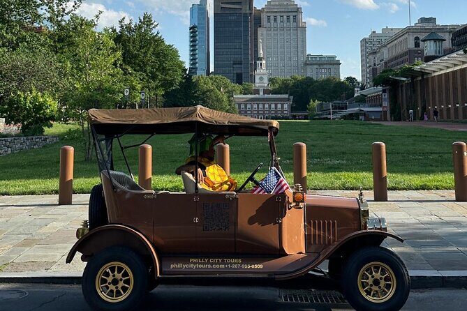 Explore Philadelphia via Vintage Car or Electric cart - An In-Depth Look at the Tour Experience