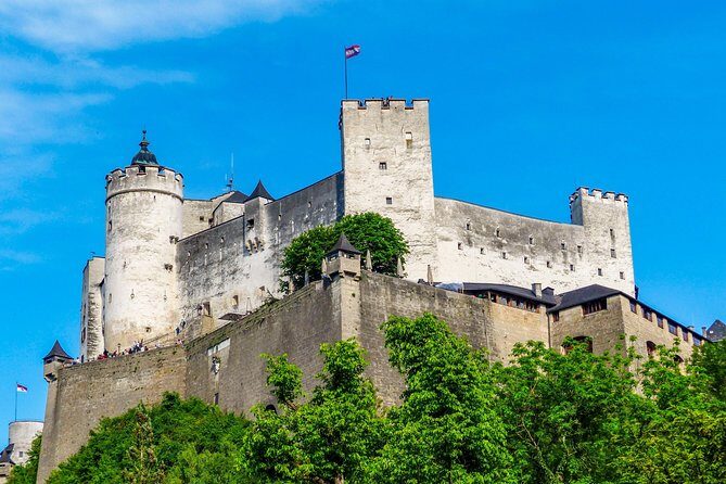 Explore Salzburg in 60 minutes with a Local - Why This Tour Works Well
