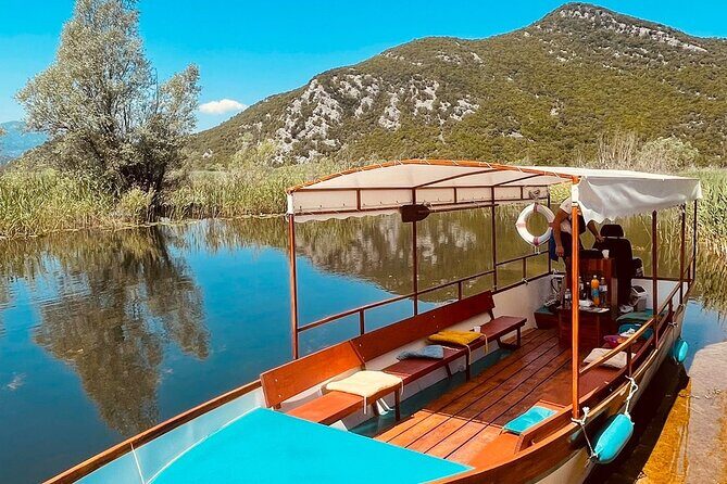 Explore Skadar Lake in Private 2 hour Boat Cruise - Key Points