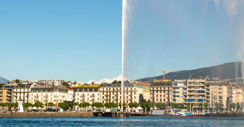 Explore the best guided intro tour of Geneva with a Local - Key Points  