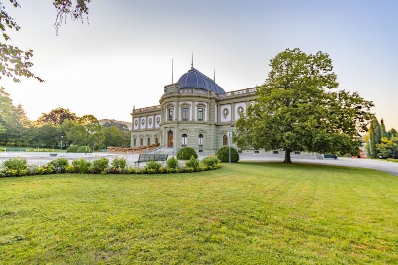 Explore the best guided intro tour of Geneva with a Local - Who Should Consider This Tour?