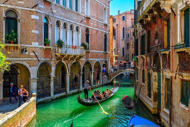 Explore the Canals on an Authentic Gondola Tour Venetian Dreams - Key Points