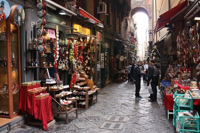 Explore the Naples Christmas Market Behind the Scenes - FAQ