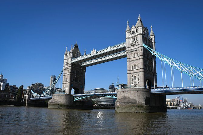 Explore Tower Bridge & London's Top 30 Landmarks Tour - An In-Depth Look at the Tour Experience