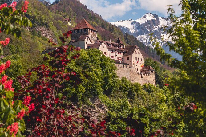 Explore Vaduz in 60 minutes with a Local - Exploring Vaduz in Just One Hour