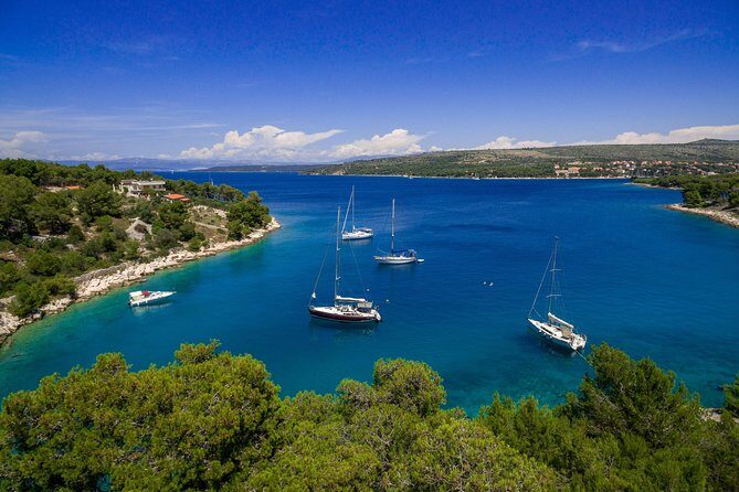 Explore west side of island Bra with Pasara boat - Traditional Dalmatian boat - Exploring the West Side of Brac Island with a Traditional Dalmatian Boat