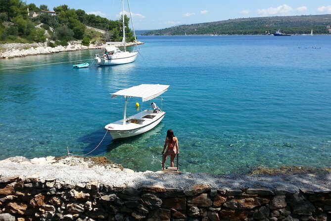 Explore west side of island Bra with Pasara boat - Traditional Dalmatian boat - The Sum Up: Is This the Right Experience for You?