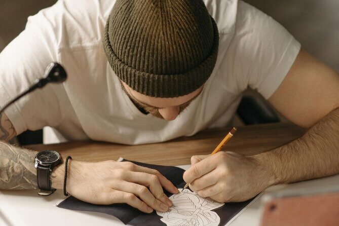 Explore Your Artistic Talent with WeLocArt in Paris - Who Would Love This Experience?