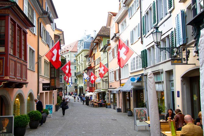 Explore Zurich in 60 minutes with a Local - The Experience: What You Can Expect
