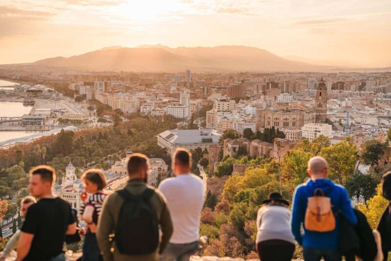 Express Tuk-Tuk Tour in Malaga: Gibralfaro Viewpoint and Photography - Exploring the Itinerary: What to Expect