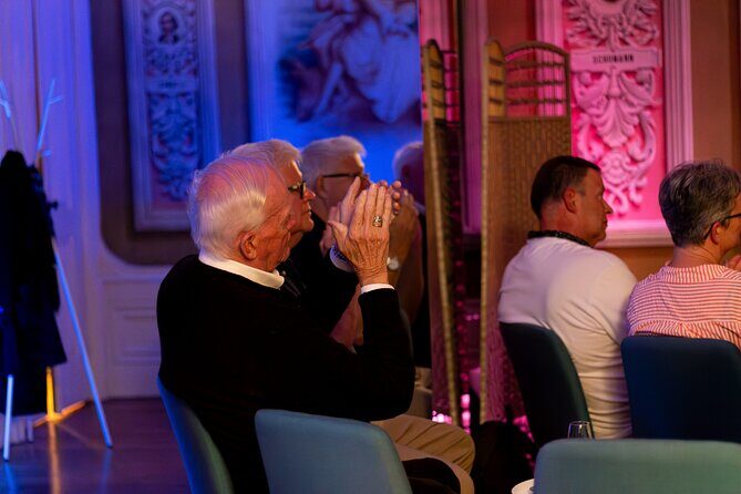 Fado Concert in one of Porto's most beautiful houses! - Starting Point: R. Dr. Alberto Aires de Gouveia 15